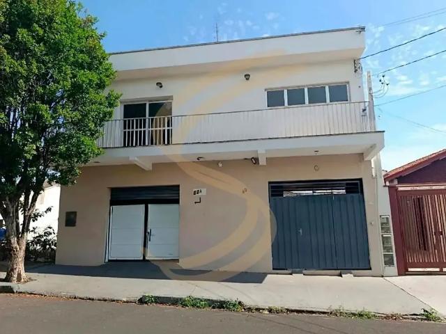 Casa / Sobrado para Venda em São José do Rio Pardo/SP Vila Brasil 3 Quartos