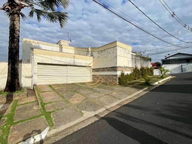 Casa / Sobrado para Venda em São José do Rio Pardo/SP Jardim Bela Vista 4 Quartos