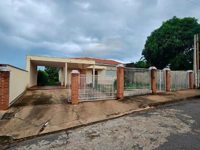 Casa / Sobrado para Venda em São José do Rio Pardo/SP Santa Luzia 3 Quartos