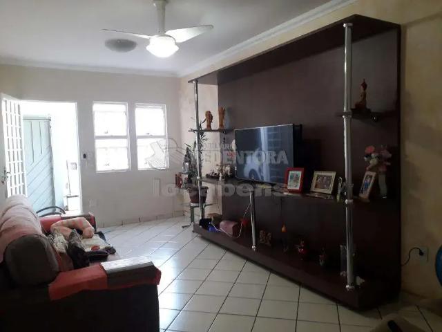 Casa / Sobrado para Venda em São José do Rio Preto/SP Vila Redentora 3 Quartos