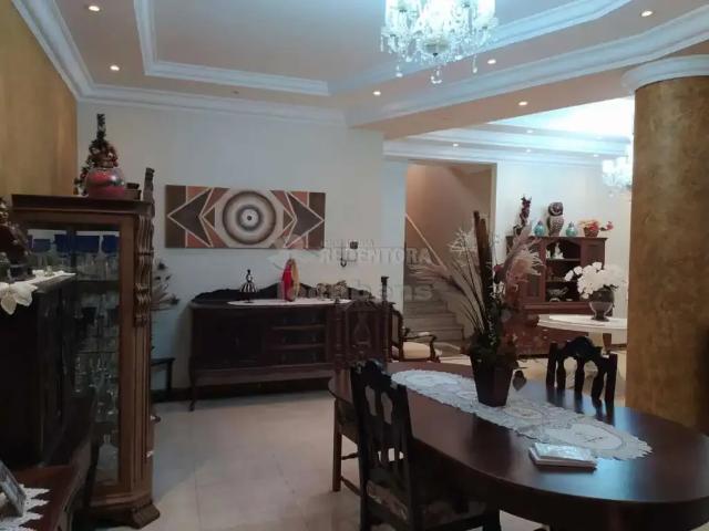 Casa / Sobrado para Venda em São José do Rio Preto/SP Cidade Nova 4 Quartos