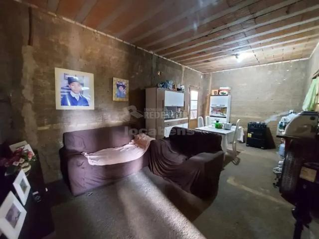 Casa / Sobrado para Venda em São José do Rio Preto/SP Conjunto Habitacional CAIC 2 Quartos