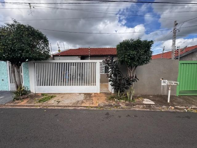 Casa / Sobrado para Venda em São José do Rio Preto/SP Conjunto Habitacional Cristo Rei 4 Quartos