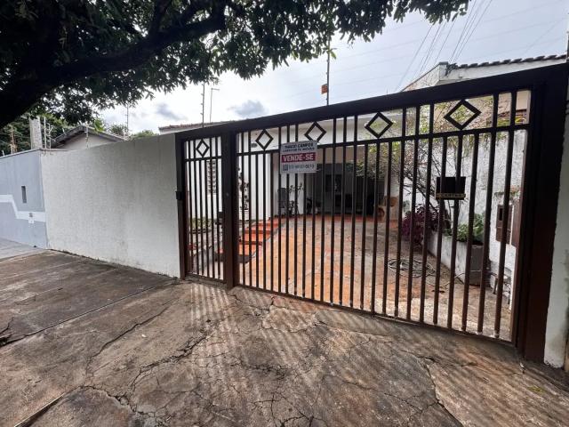Casa / Sobrado para Venda em São José do Rio Preto/SP Conjunto Habitacional Cristo Rei 3 Quartos