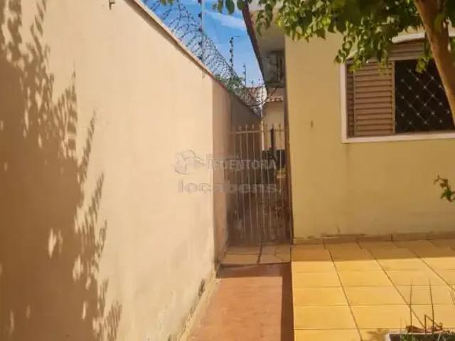 Casa / Sobrado para Venda em São José do Rio Preto/SP Eldorado 4 Quartos