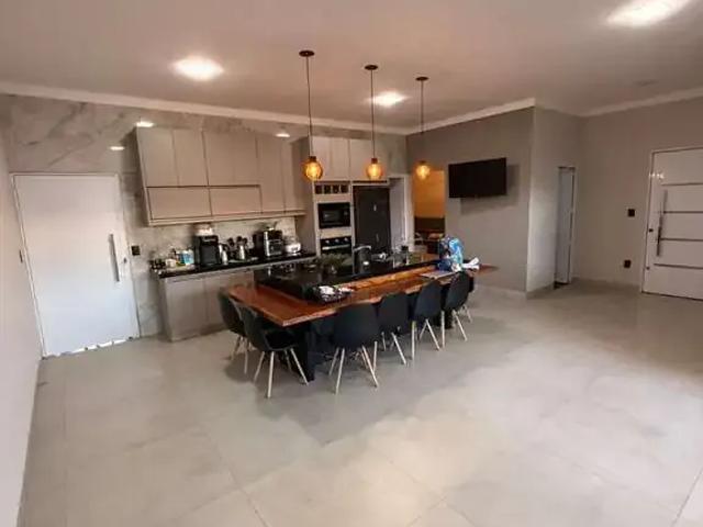 Casa / Sobrado para Venda em São José do Rio Preto/SP Estância Jóckei Club 3 Quartos