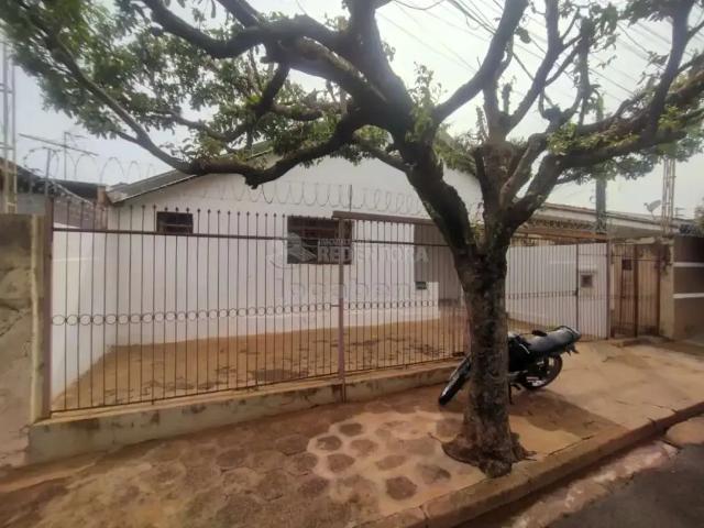 Casa / Sobrado para Venda em São José do Rio Preto/SP Jardim América 5 Quartos