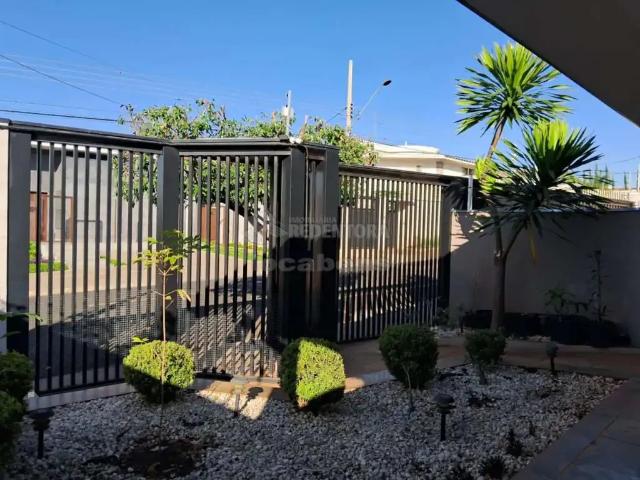 Casa / Sobrado para Venda em São José do Rio Preto/SP Jardim Francisco Fernandes 5 Quartos