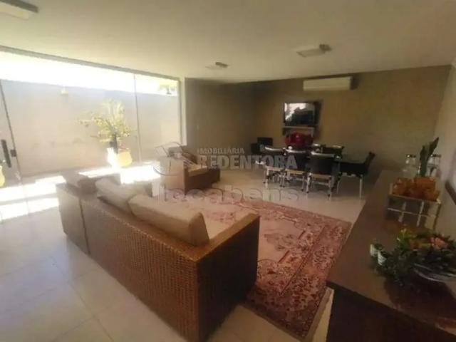 Casa / Sobrado para Venda em São José do Rio Preto/SP Jardim Morumbi 4 Quartos