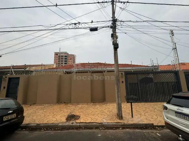 Casa / Sobrado para Venda em São José do Rio Preto/SP Jardim Maracanã 4 Quartos