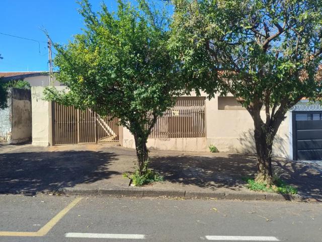 Casa / Sobrado para Venda em São José do Rio Preto/SP Jardim Primavera 3 Quartos