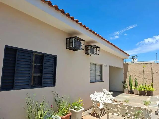 Casa / Sobrado para Venda em São José do Rio Preto/SP Parque Estoril 3 Quartos