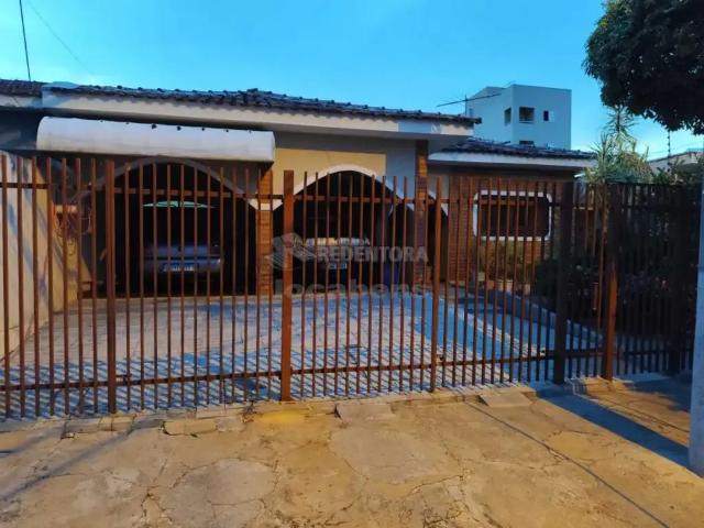 Casa / Sobrado para Venda em São José do Rio Preto/SP Parque Estoril 3 Quartos