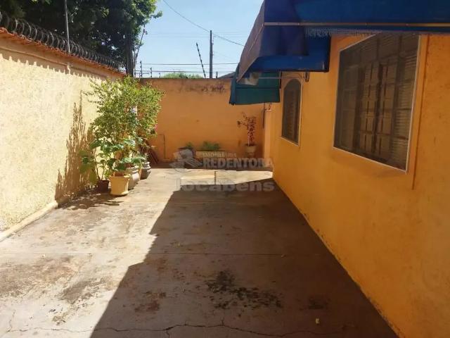 Casa / Sobrado para Venda em São José do Rio Preto/SP Parque Industrial 2 Quartos