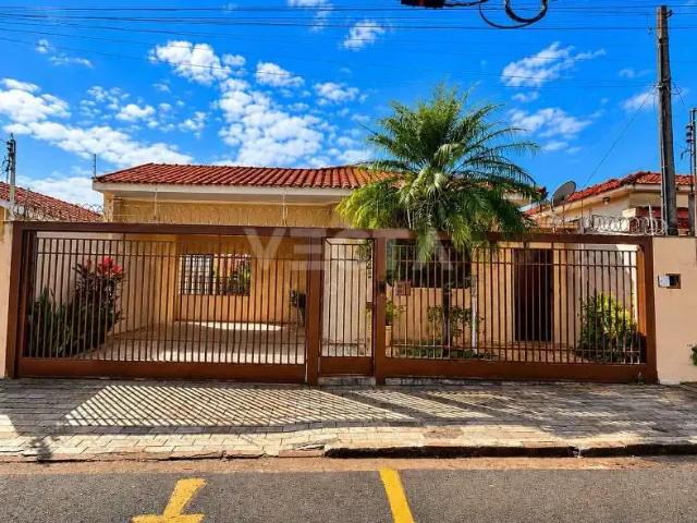 Casa / Sobrado para Venda em São José do Rio Preto/SP Parque Industrial 3 Quartos