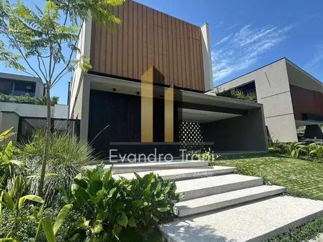 Casa / Sobrado para Venda em São José dos Campos/SP Condomínio Residencial Alphaville II 4 Quartos