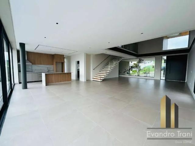 Casa / Sobrado para Venda em São José dos Campos/SP Condomínio Residencial Alphaville 4 Quartos