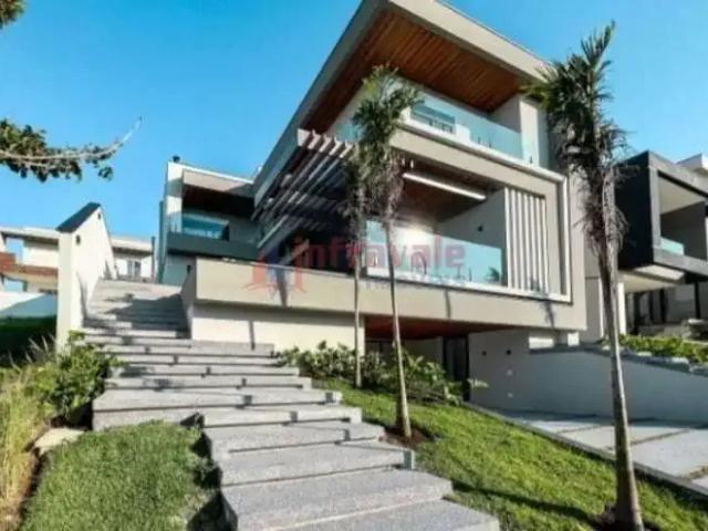 Casa / Sobrado para Venda em São José dos Campos/SP Condomínio Residencial Alphaville 5 Quartos