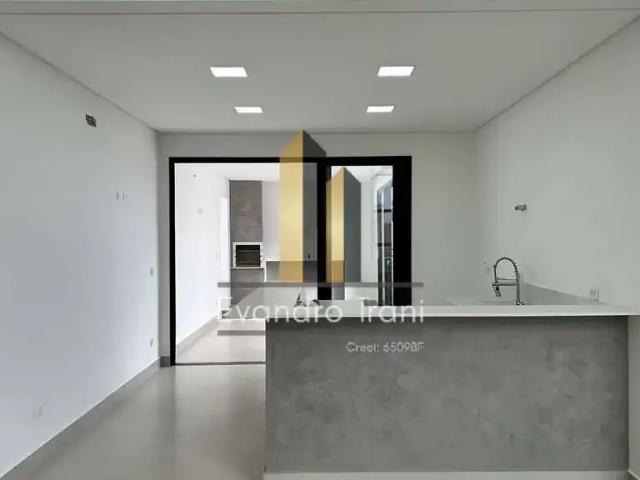 Casa / Sobrado para Venda em São José dos Campos/SP Condomínio Residencial Floresta 3 Quartos