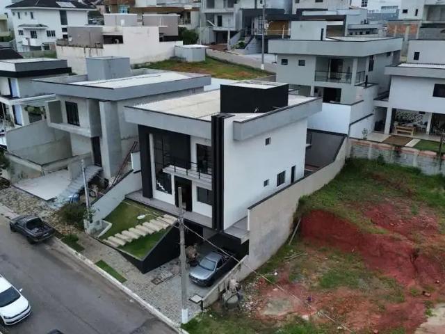 Casa / Sobrado para Venda em São José dos Campos/SP Condomínio Residencial Mantiqueira 4 Quartos