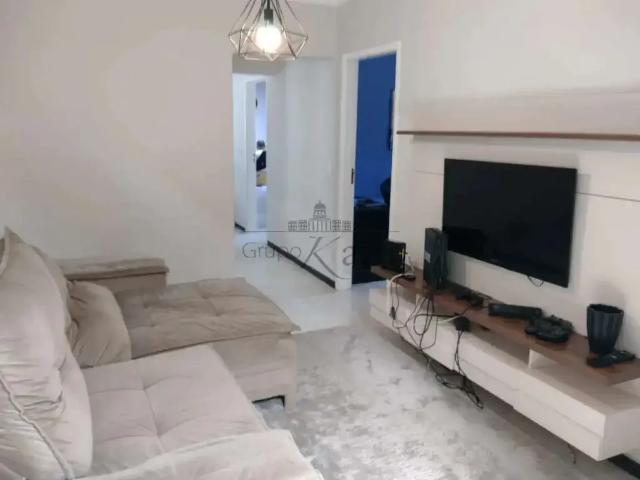 Casa / Sobrado para Venda em São José dos Campos/SP Conjunto Residencial Elmano Veloso 3 Quartos