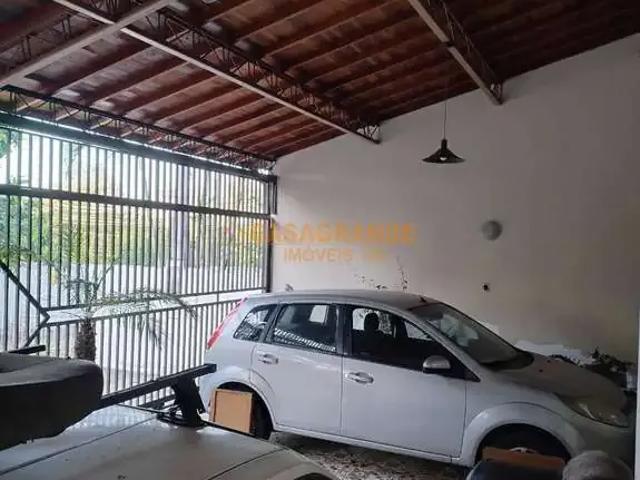 Casa / Sobrado para Venda em São José dos Campos/SP Conjunto Residencial Vale dos Pinheiros 3 Quartos