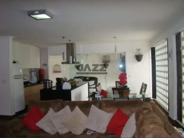 Casa / Sobrado para Venda em São José dos Campos/SP Cidade Vista Verde 3 Quartos
