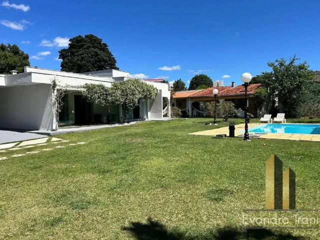Casa / Sobrado para Venda em São José dos Campos/SP Bosque dos Eucaliptos 3 Quartos