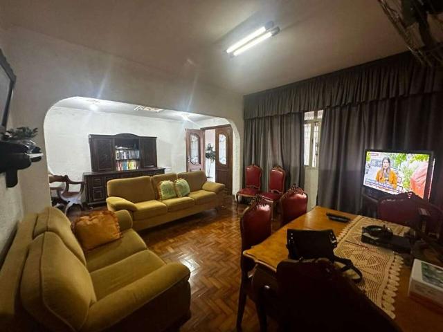 Casa / Sobrado para Venda em São José dos Campos/SP Jardim Oswaldo Cruz 3 Quartos
