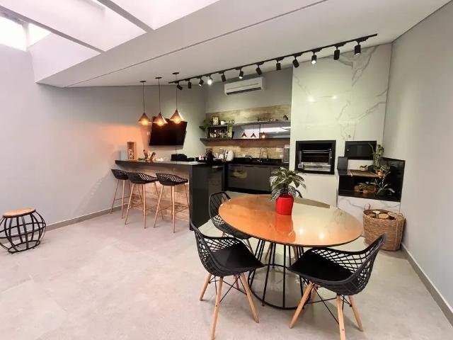 Casa / Sobrado para Venda em São José dos Campos/SP Jardim América 3 Quartos