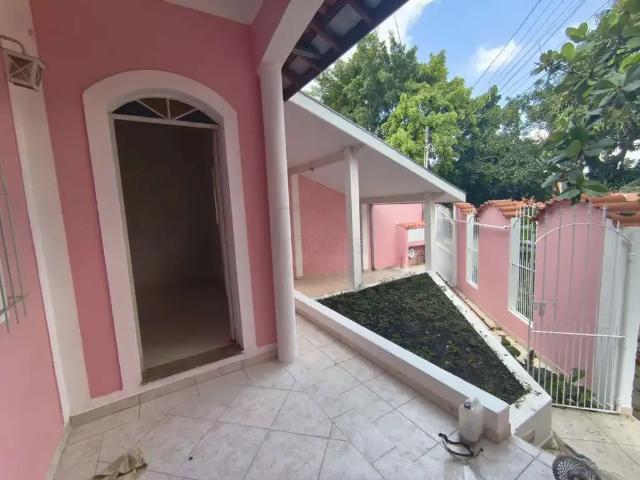 Casa / Sobrado para Venda em São José dos Campos/SP Jardim Castanheira 3 Quartos