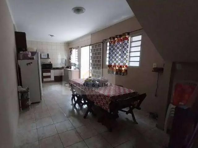 Casa / Sobrado para Venda em São José dos Campos/SP Jardim Castanheira 3 Quartos