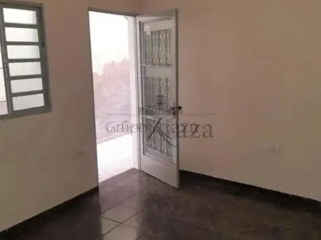 Casa / Sobrado para Venda em São José dos Campos/SP Jardim Cruzeiro do Sul 5 Quartos