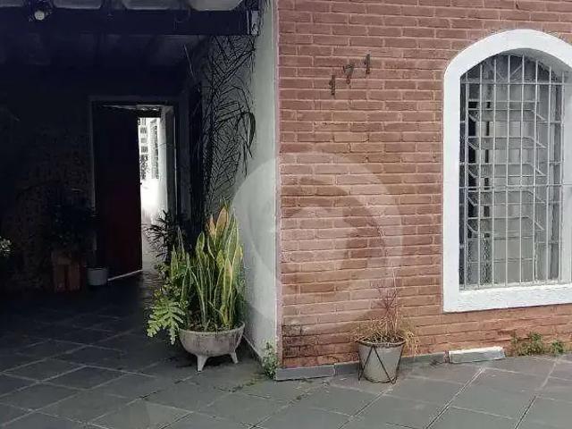 Casa / Sobrado para Venda em São José dos Campos/SP Jardim das Indústrias 3 Quartos