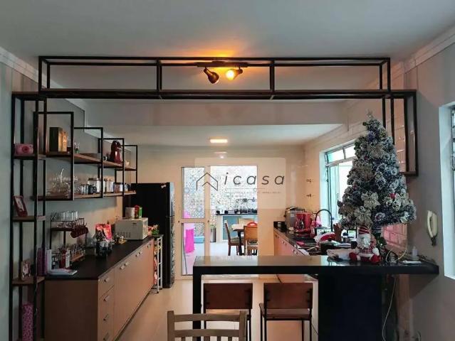 Casa / Sobrado para Venda em São José dos Campos/SP Jardim das Indústrias 3 Quartos