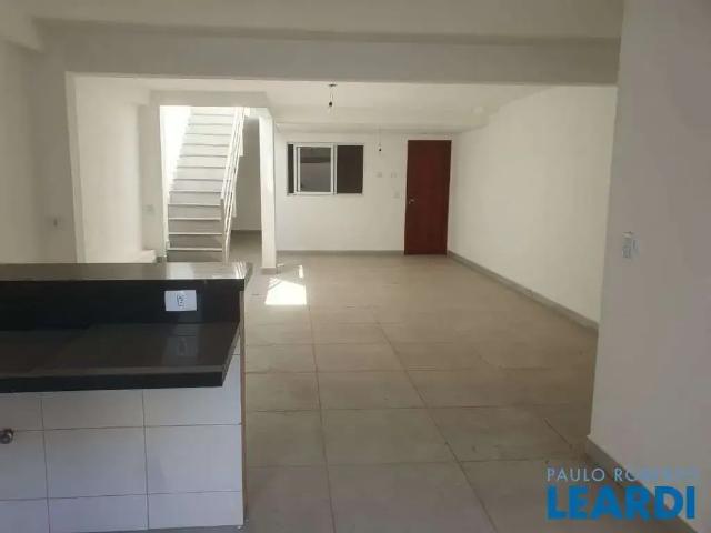 Casa / Sobrado para Venda em São José dos Campos/SP Jardim das Indústrias 4 Quartos