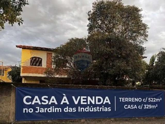 Casa / Sobrado para Venda em São José dos Campos/SP Jardim das Indústrias 4 Quartos