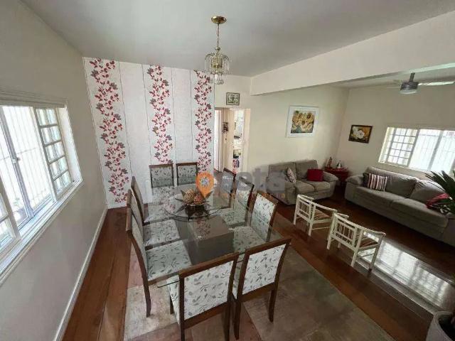 Casa / Sobrado para Venda em São José dos Campos/SP Jardim das Indústrias 4 Quartos