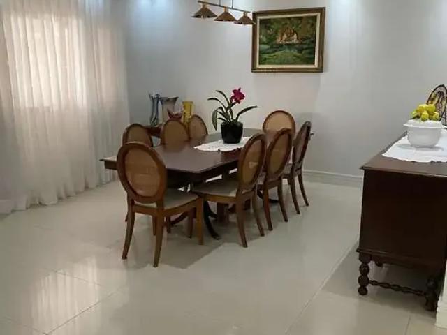 Casa / Sobrado para Venda em São José dos Campos/SP Jardim das Indústrias 4 Quartos