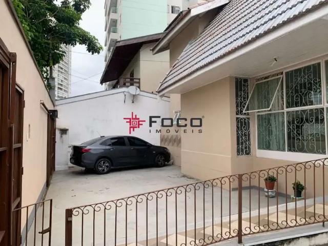 Casa / Sobrado para Venda em São José dos Campos/SP Jardim das Indústrias 5 Quartos