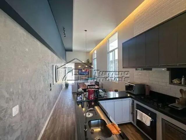 Casa / Sobrado para Venda em São José dos Campos/SP Jardim das Indústrias 5 Quartos