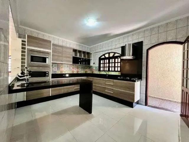 Casa / Sobrado para Venda em São José dos Campos/SP Jardim Del Rey 3 Quartos