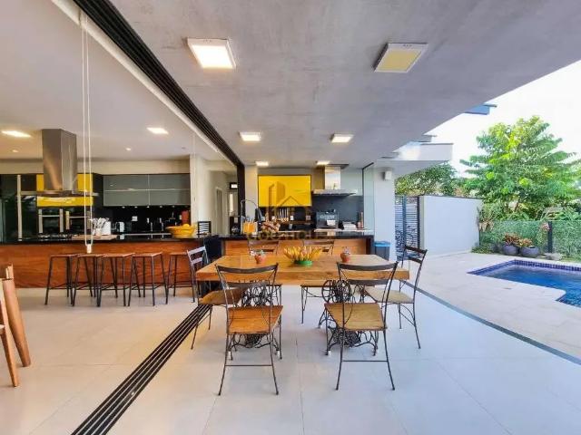 Casa / Sobrado para Venda em São José dos Campos/SP Jardim do Golfe 4 Quartos
