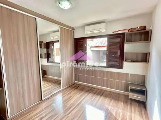 Casa / Sobrado para Venda em São José dos Campos/SP Jardim Esplanada 4 Quartos