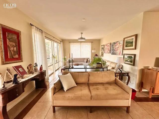 Casa / Sobrado para Venda em São José dos Campos/SP Jardim Esplanada 4 Quartos