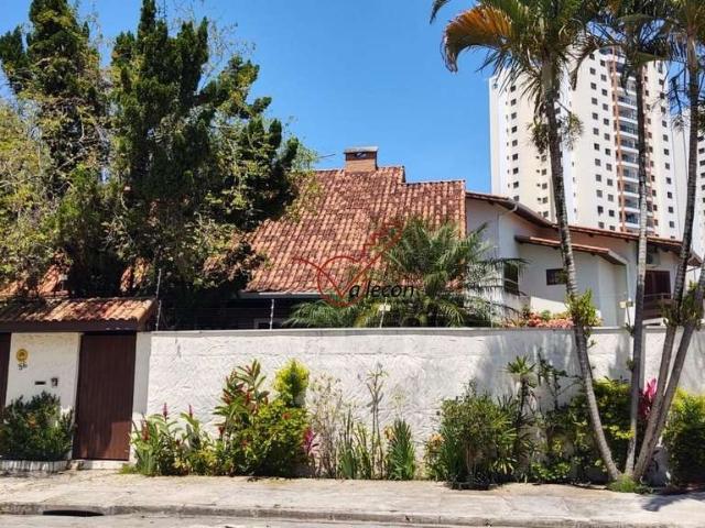 Casa / Sobrado para Venda em São José dos Campos/SP Jardim Esplanada 5 Quartos