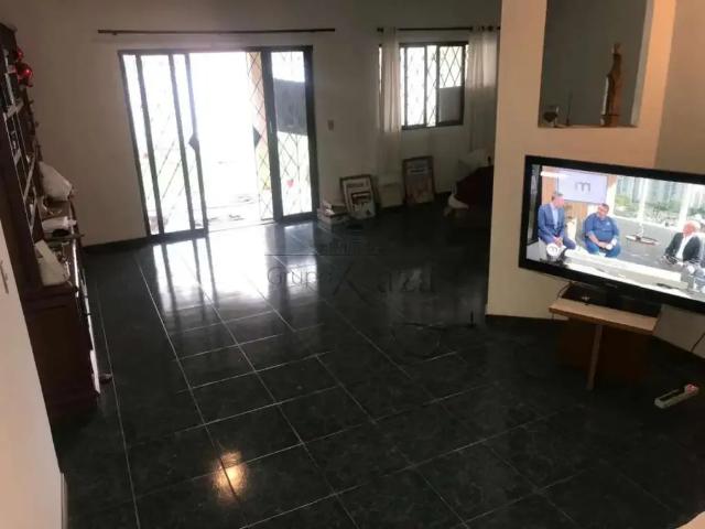 Casa / Sobrado para Venda em São José dos Campos/SP Jardim Esplanada 3 Quartos