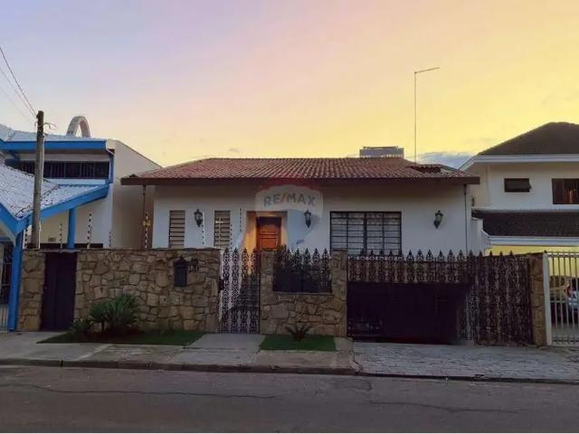 Casa / Sobrado para Venda em São José dos Campos/SP Jardim Esplanada II 4 Quartos