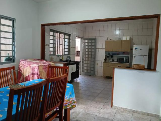 Casa / Sobrado para Venda em São José dos Campos/SP Jardim Imperial 3 Quartos