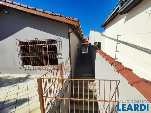 Casa / Sobrado para Venda em São José dos Campos/SP Jardim Portugal 4 Quartos